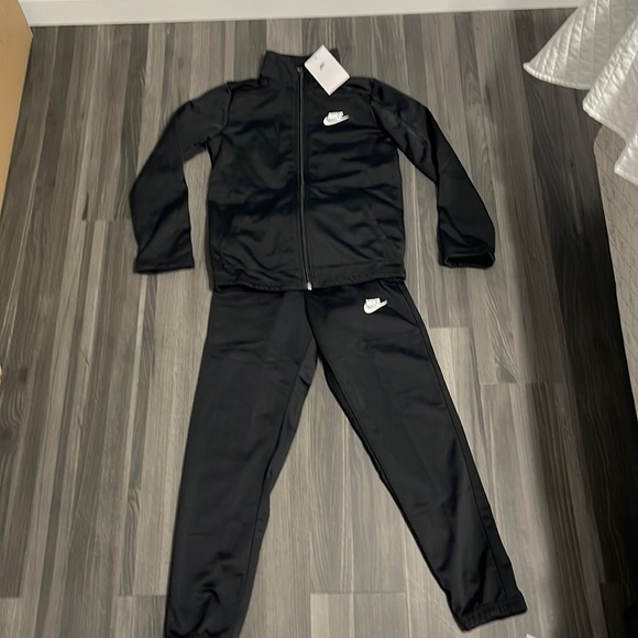 Nike | Matching Sets | Nwt Nike 2 Piece Jogger Set | Poshmark